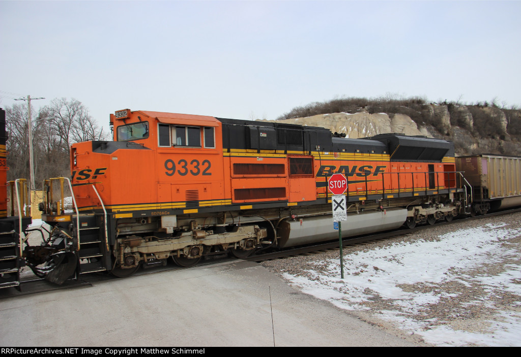 BNSF 9332